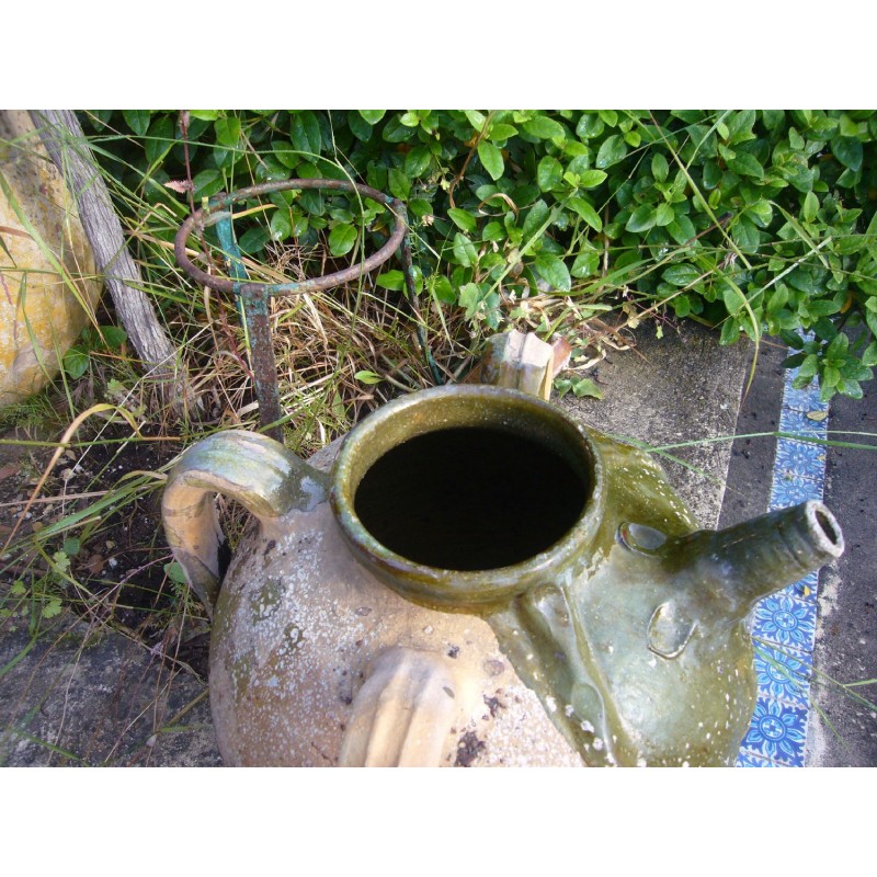 cruche en terre cuite vernissee